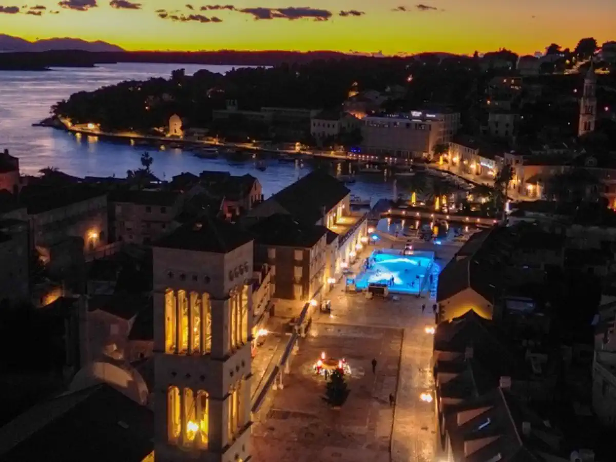 Het schaatsseizoen op Hvar is geopend en het kerstbal zal het Hvar ...